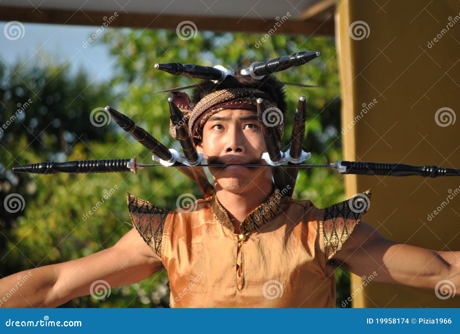 Thailandese Dancer -Sword Dance Editorial Stock Image - Image of swords ...