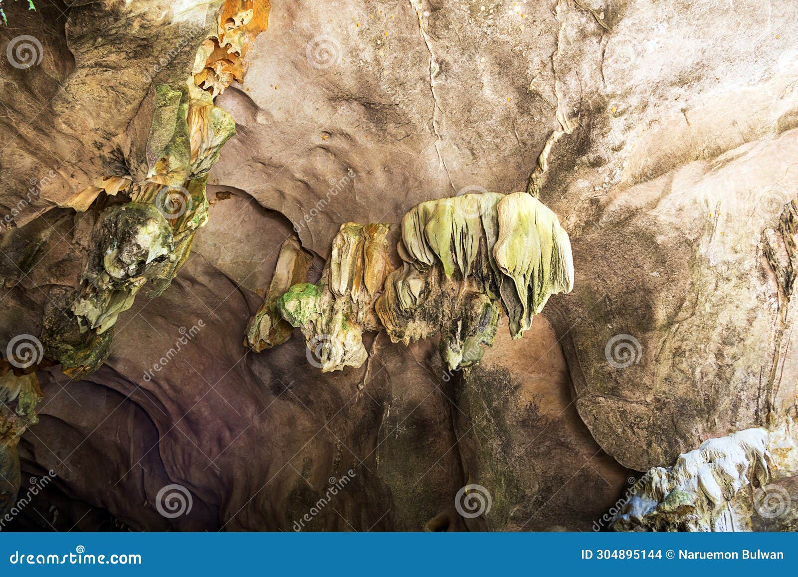 Tham Ta Pan Cave Ceiling Temple in Phang-nga Stock Photo - Image of ...