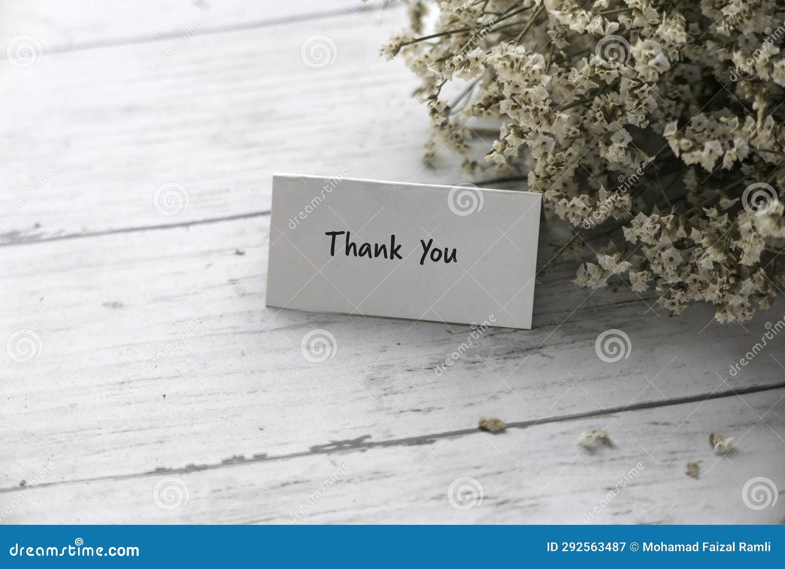 Thank You Note with a Bouquet of Flower Stock Illustration ...