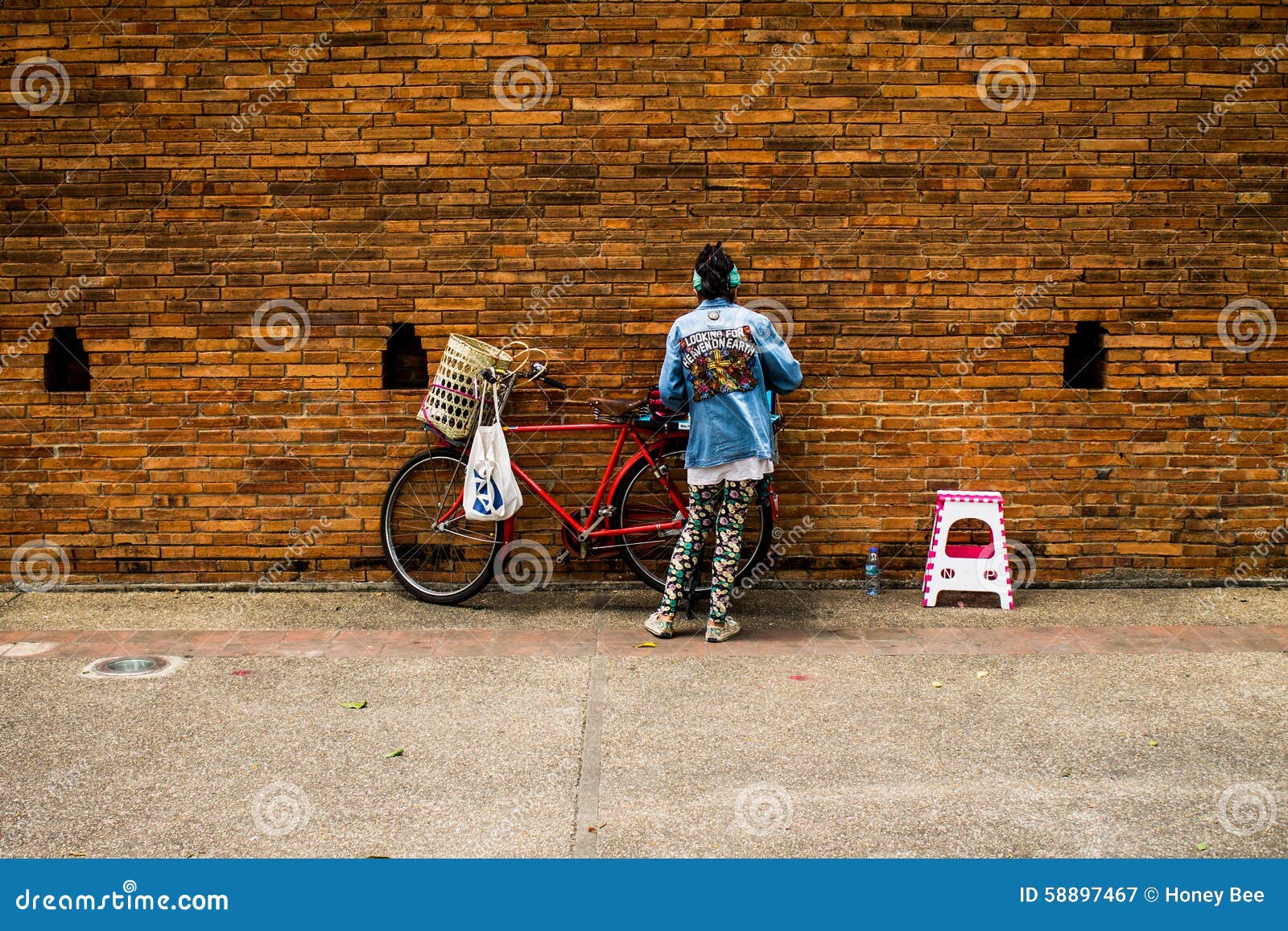 Thapae gate editorial photography. Image of landmark - 58897467
