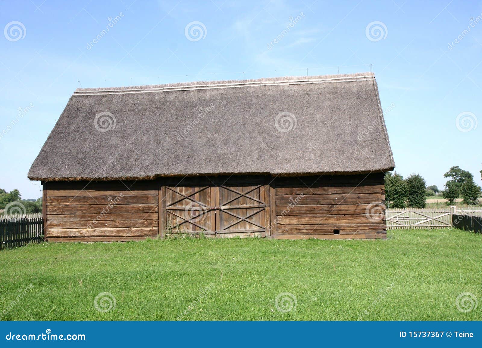 Thatched Barn stock image. Image of cottage, building - 15737367