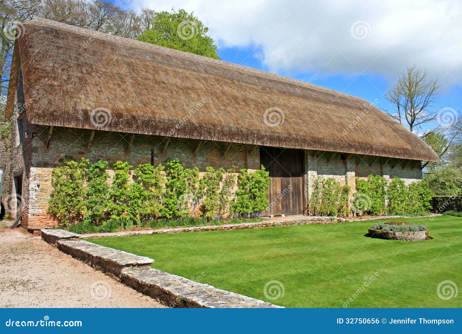 Thatched Barn stock photo. Image of grass, lawn, roof - 32750656