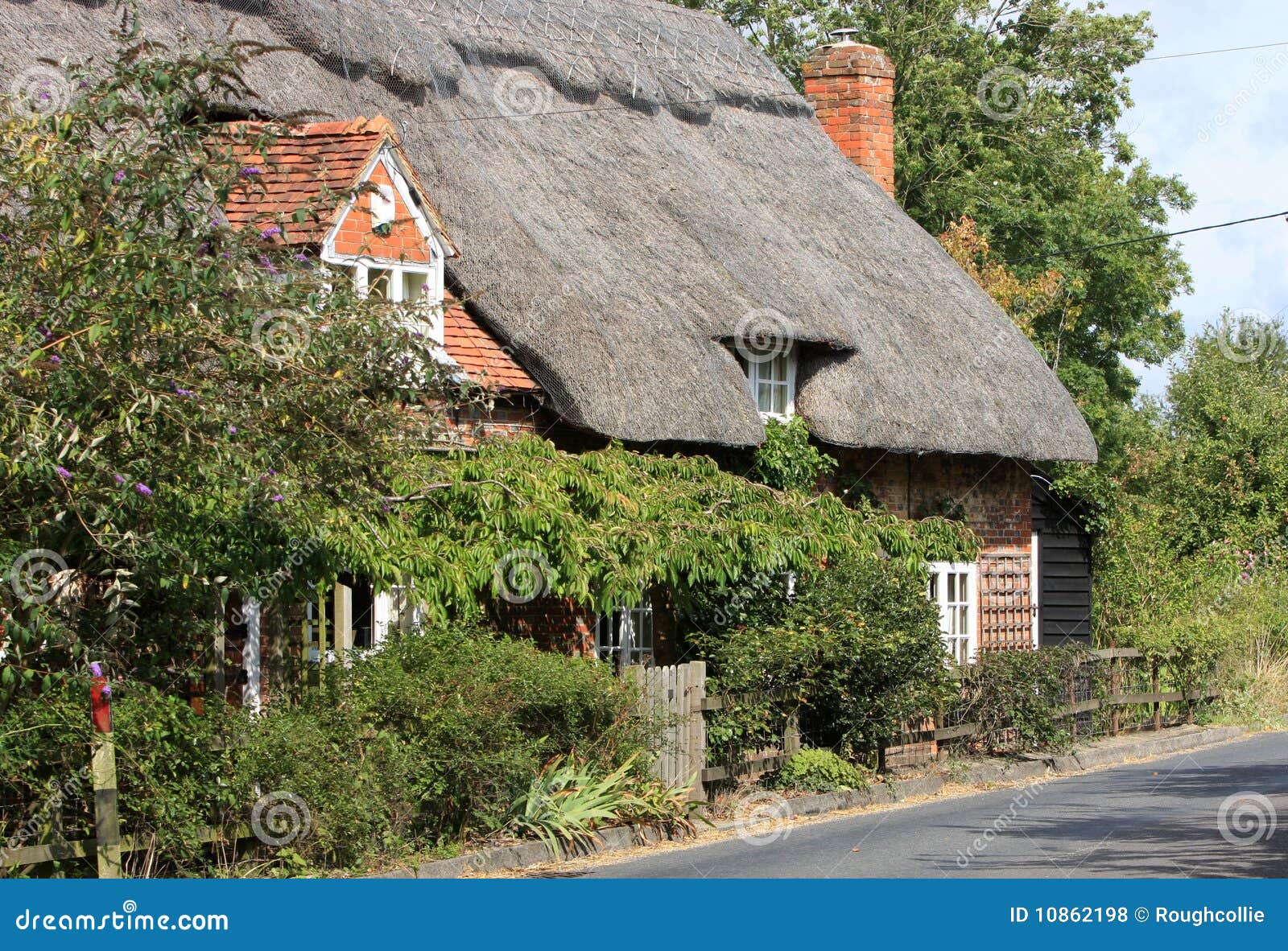 Thatched Cottage stock photo. Image of thatched, dwelling - 10862198