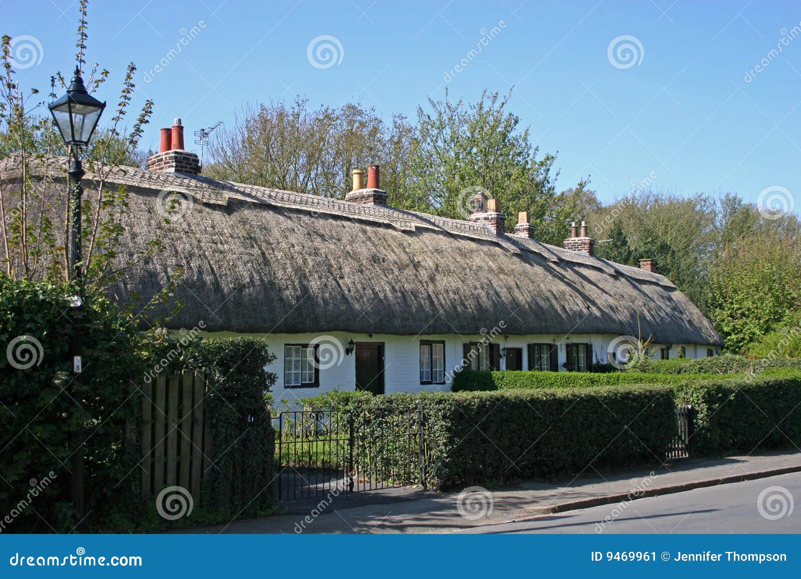 Thatched cottages stock image. Image of roof, traditional - 9469961