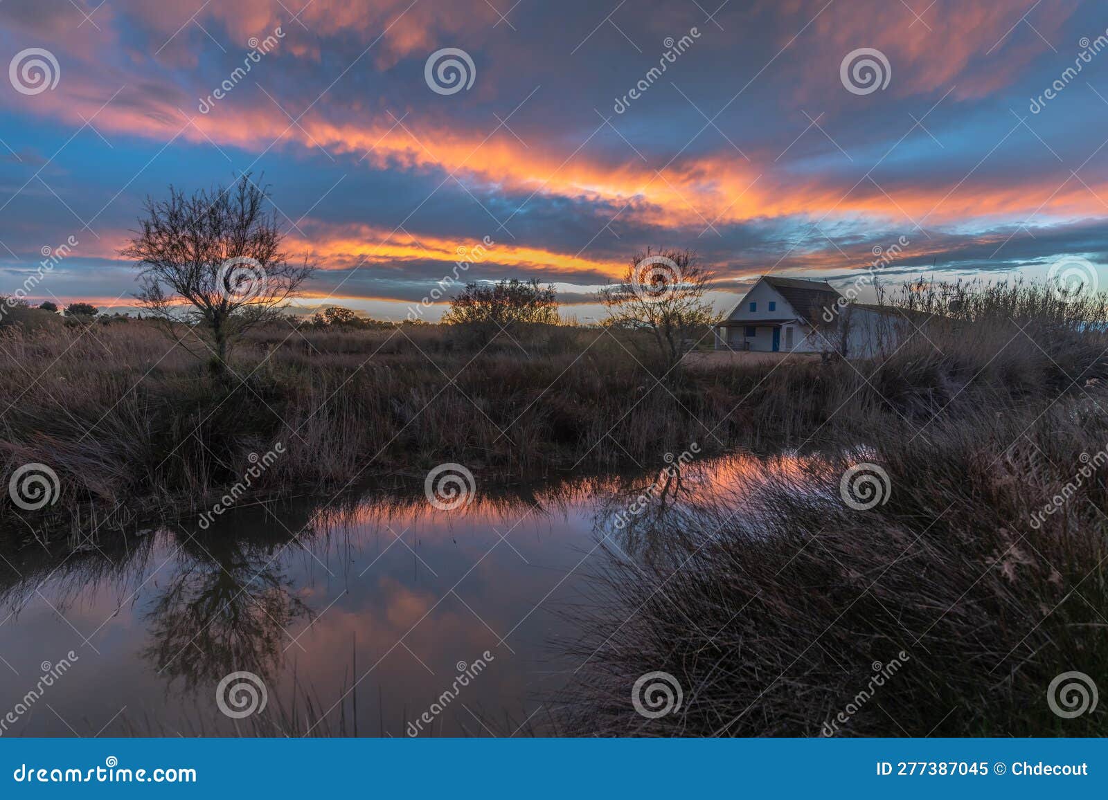 Thatched Hut Gardian S Hut In The Marshes At Sunset Stock Image Image Of Travelling