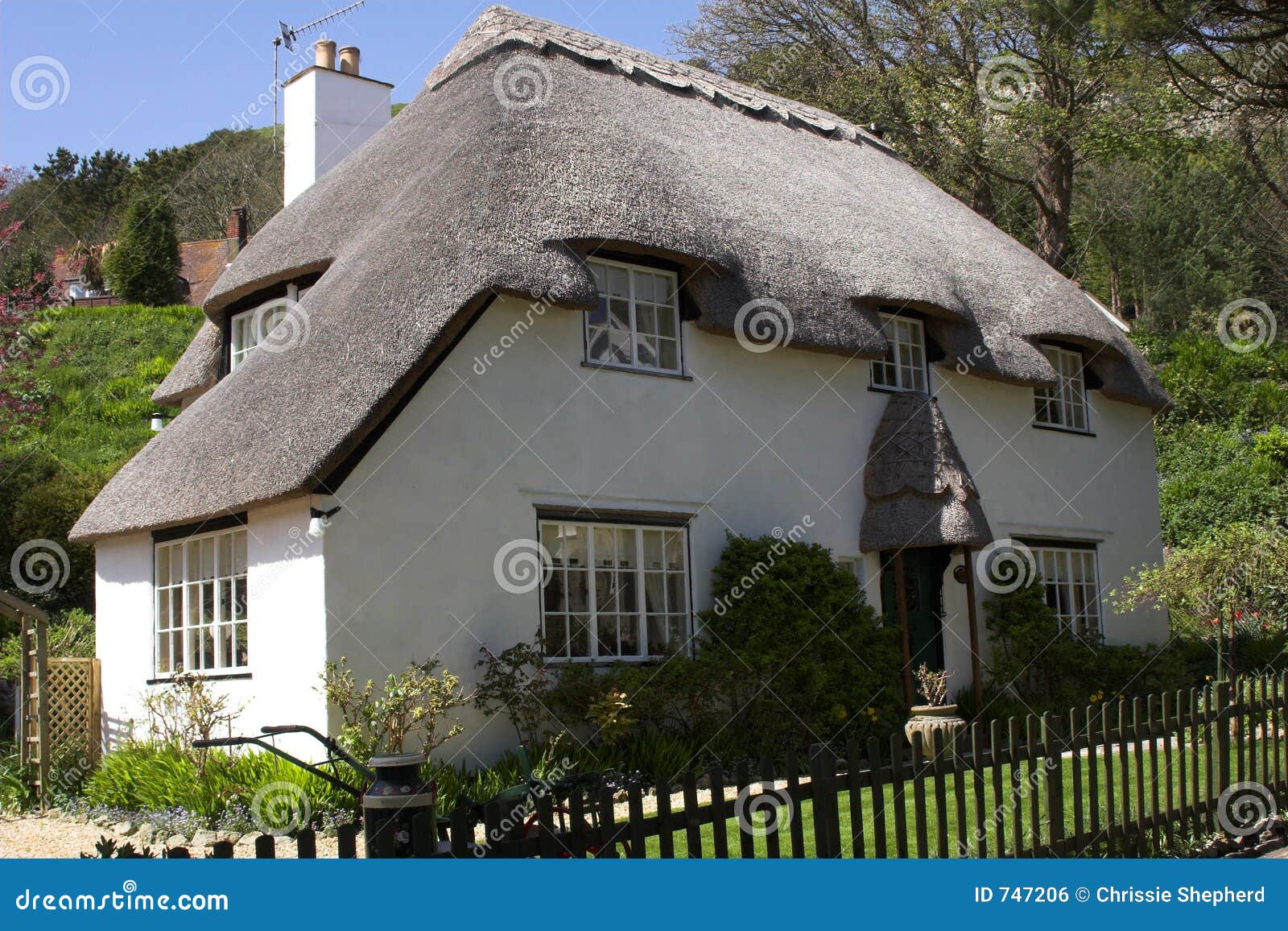 Thatched white cottage stock photo. Image of quaint, dwelling - 747206