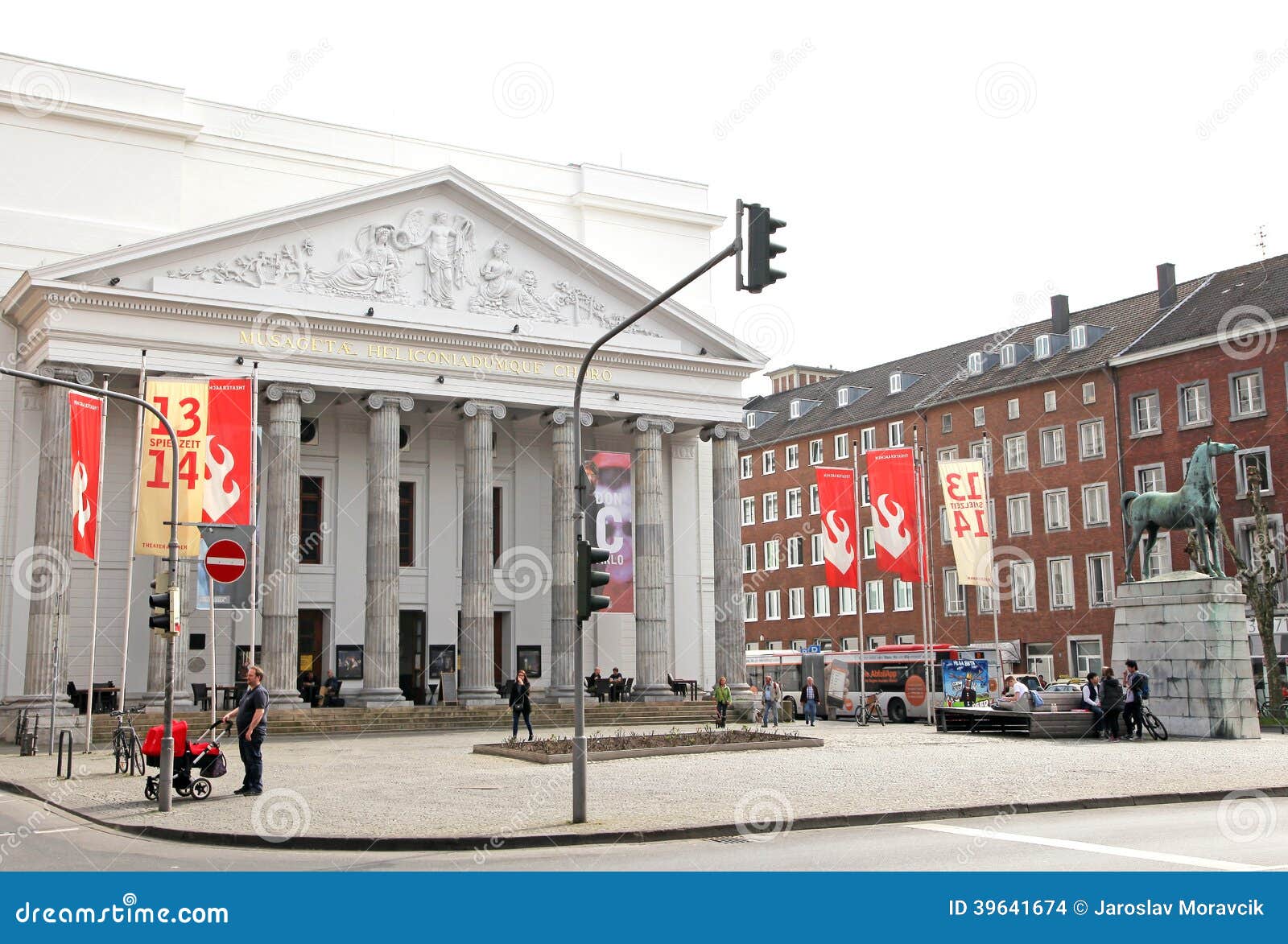 Theater in Stad Aken, Duitsland Redactionele Stock Afbeelding - Image ...