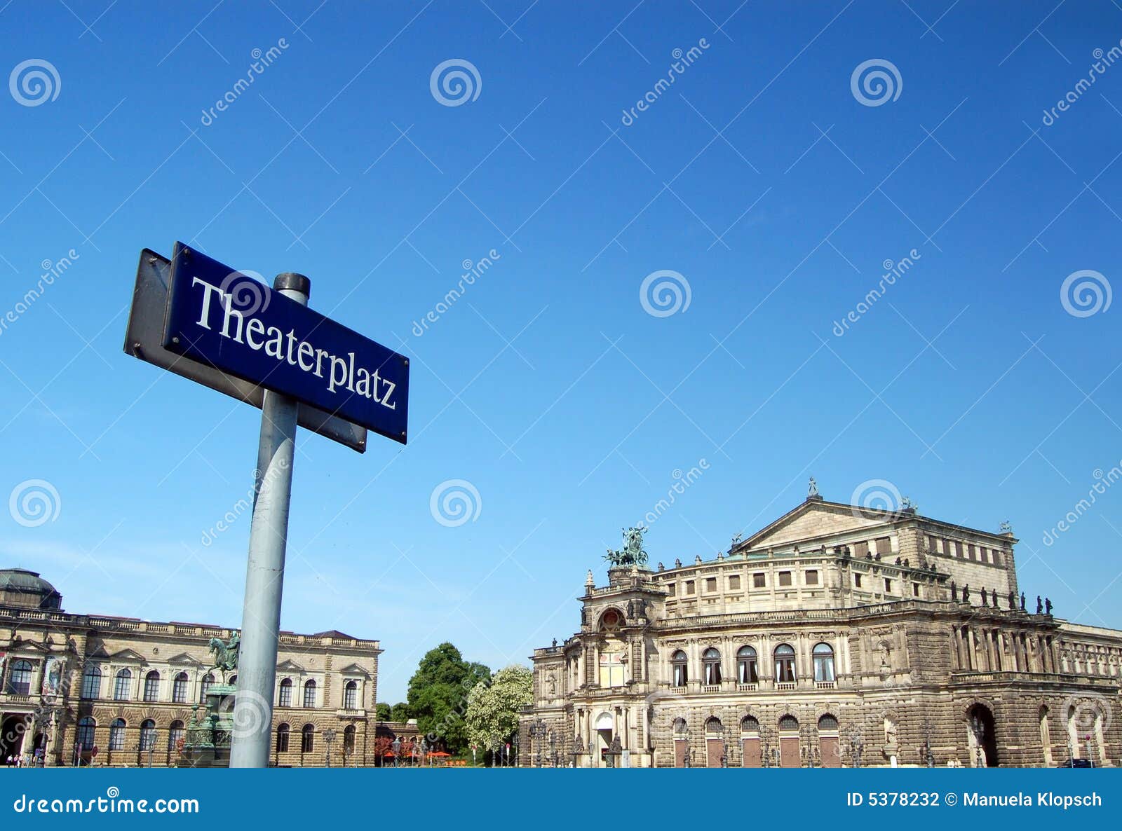Theaterplatz, Dresden Duitsland Stock Foto - Image of wegwijzer, hemel ...