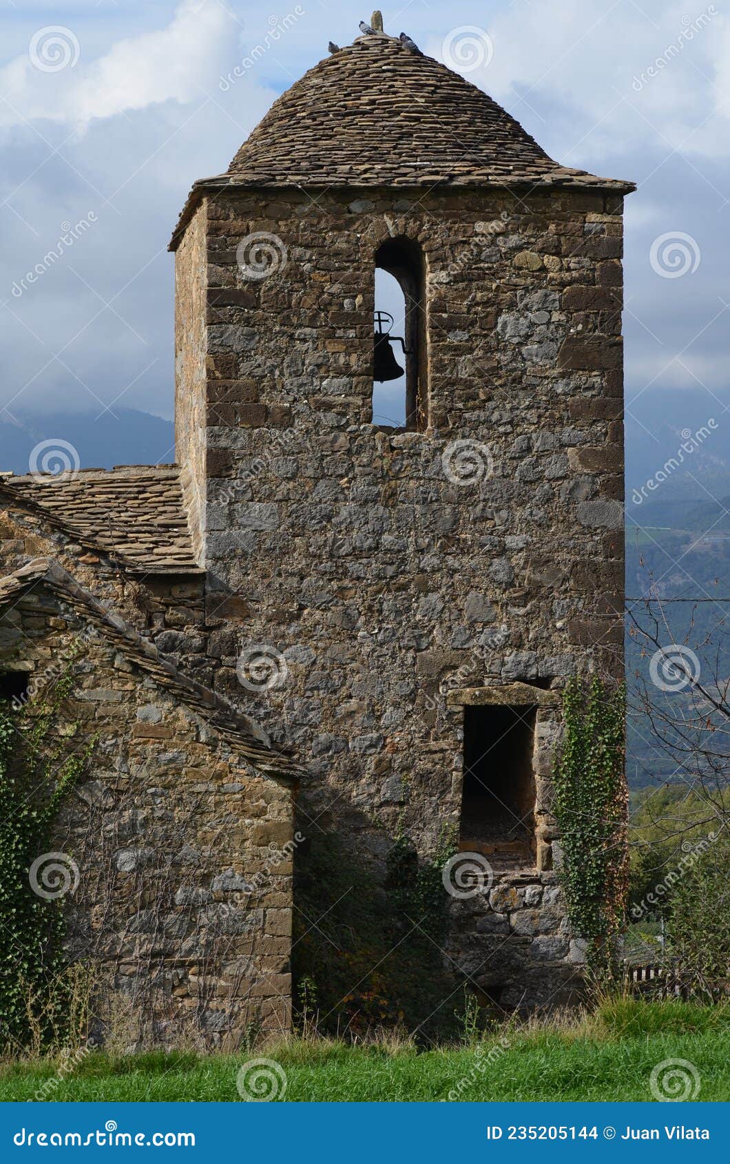 Traditional Architecture in the Aragonese Pyrenees Stock Photo - Image ...