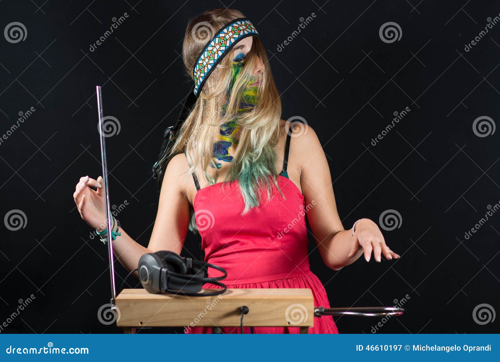 Theremin stock image. Image of waves, theremin, girls - 46610197