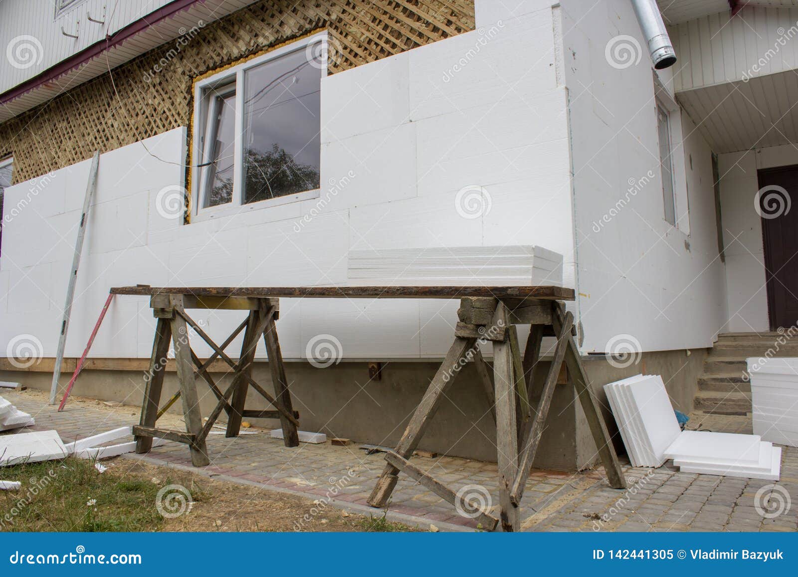 Thermal Insulation of the House,house in the Village Thermal Isolation ...