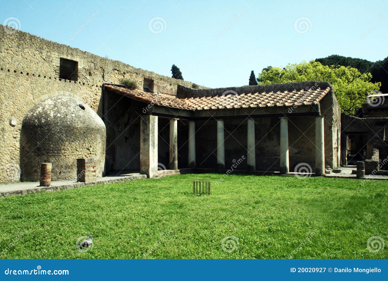 Thermes romains image stock. Image du archéologie, italie - 20020927