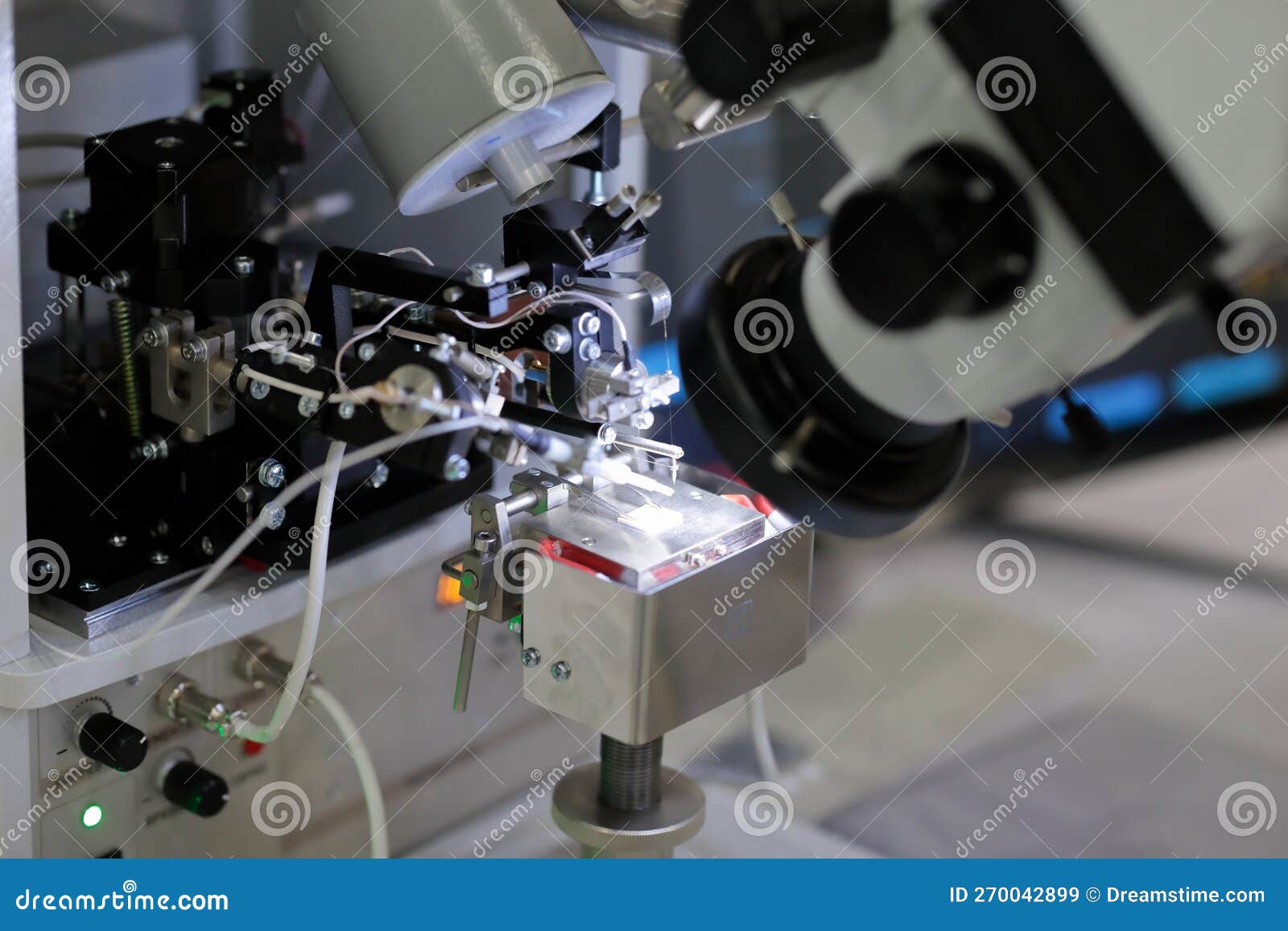 Thermosonic Ball Bonding Machine for Gold Wire Stock Image - Image of ...