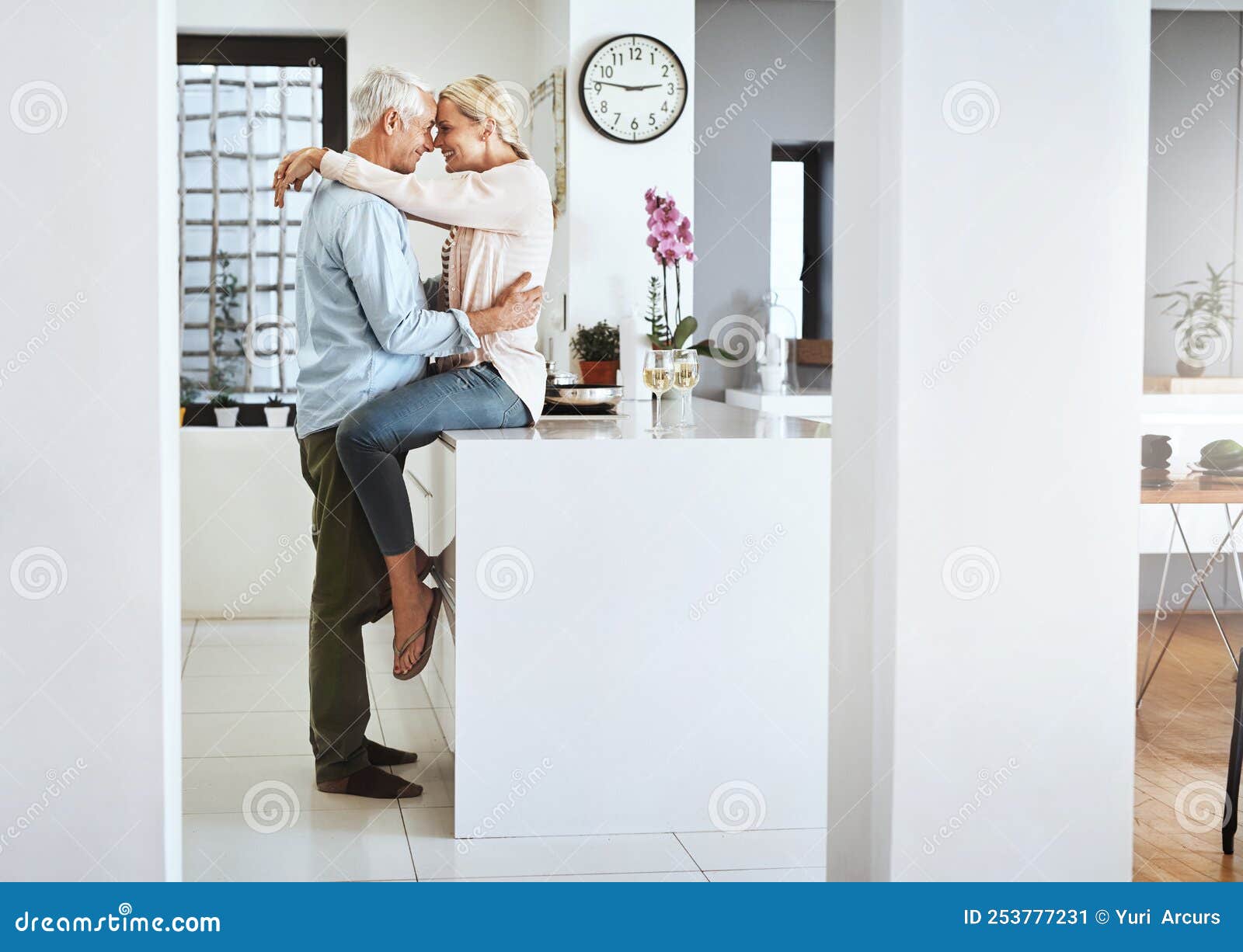 Theyve Never Lost Their Intimacy Full Length Shot Of An Affectionate