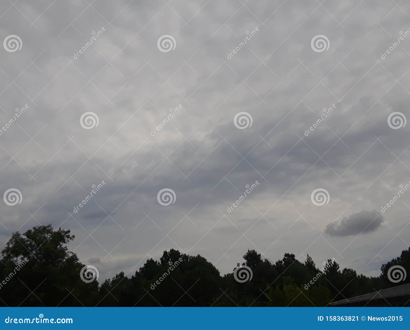 Clouds Overhead Stock Photos - Download 6,881 Royalty Free Photos