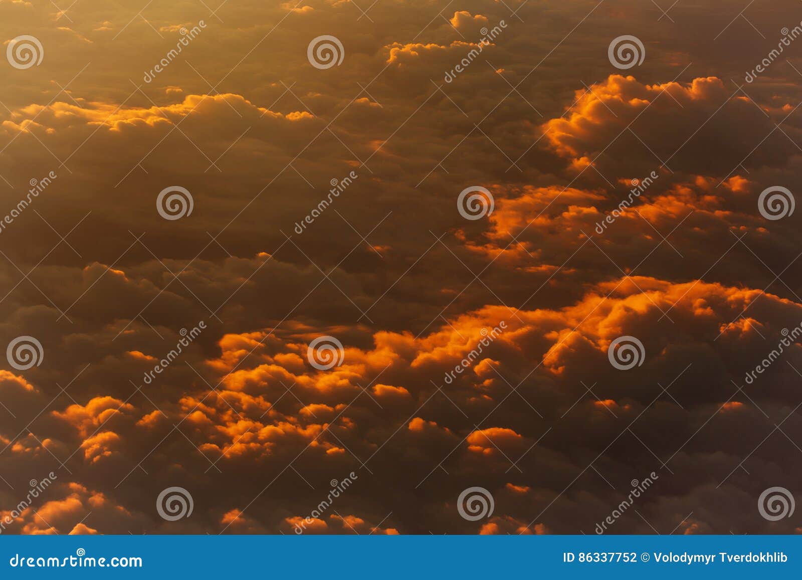 Thick Soft Clouds in Slanting Rays of Setting Sun Stock Photo - Image ...