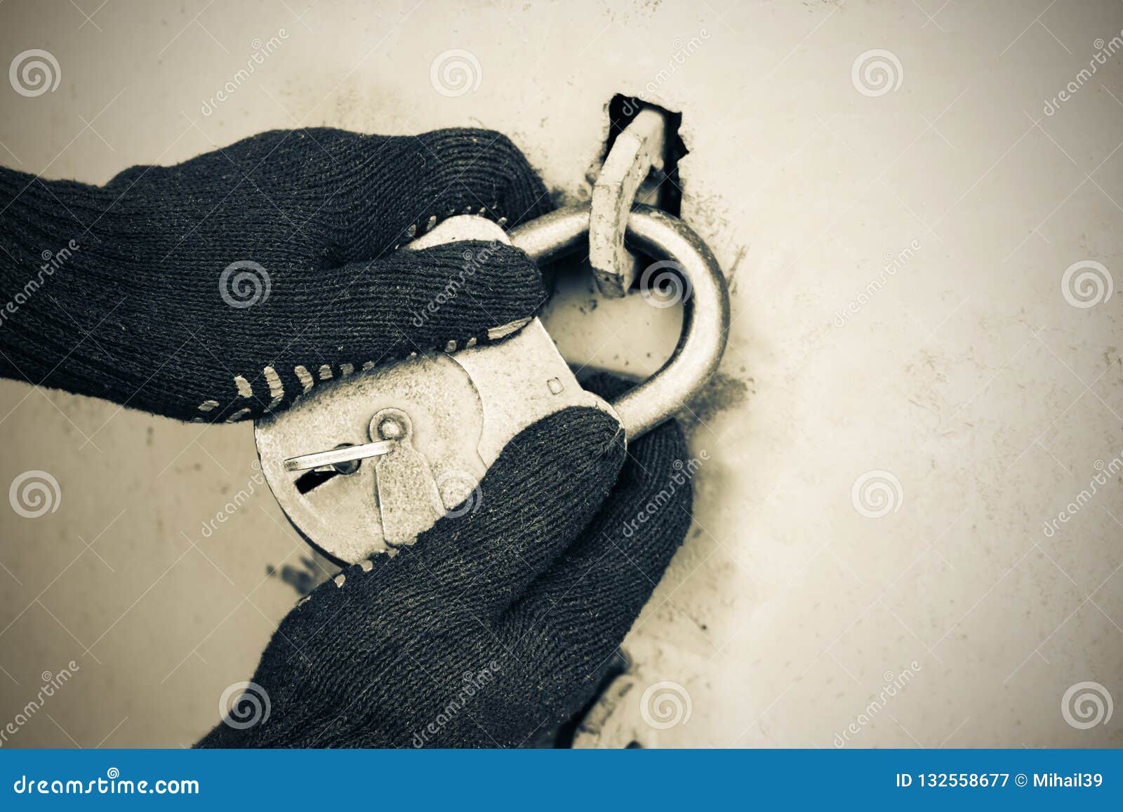 The Thief Opens the Old Lock Stock Image - Image of corrosion, lock ...