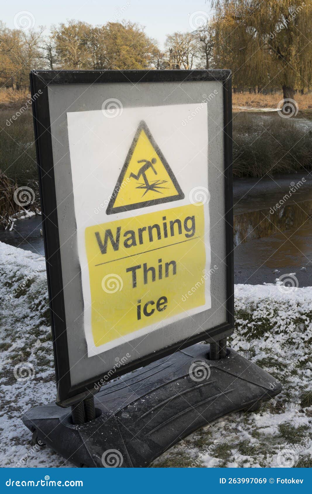 Warning sign of thin ice stock image. Image of danger - 263997069