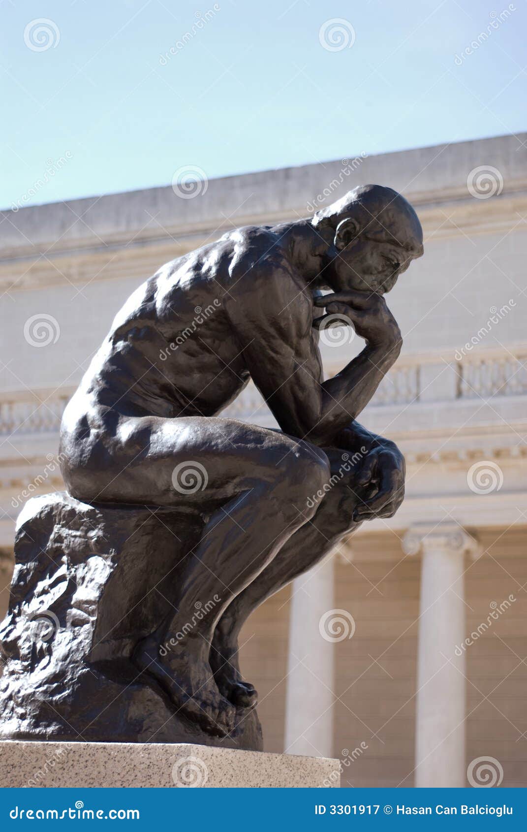 The Thinker by Rodin editorial photography. Image of architecture - 3301917