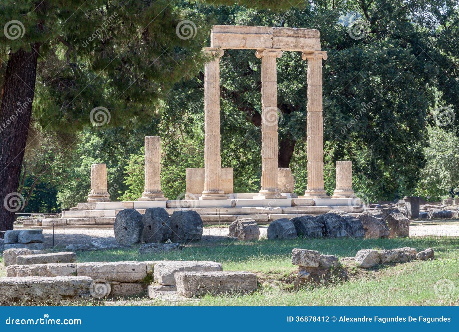 Tholos Olympia Greece foto de archivo. Imagen de peloponeso - 36878412
