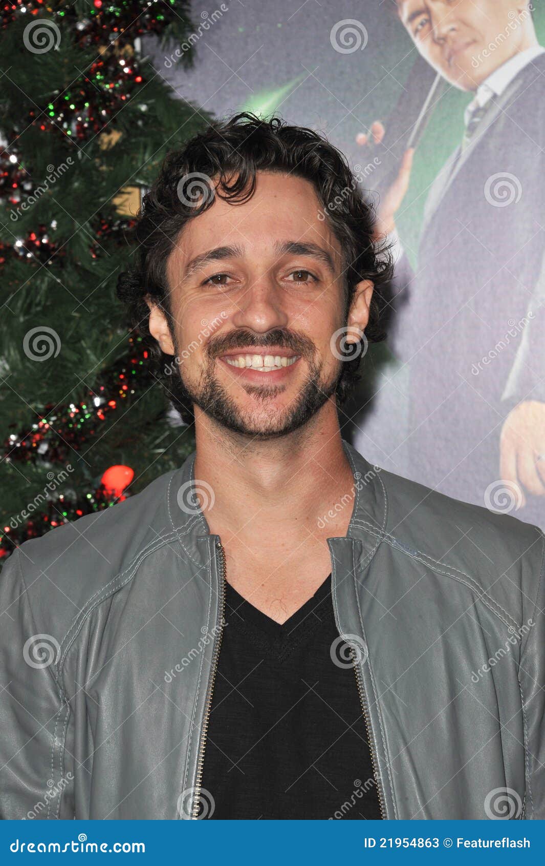 Thomas Ian Nicholas editorial stock photo. Image of christmas - 21954863
