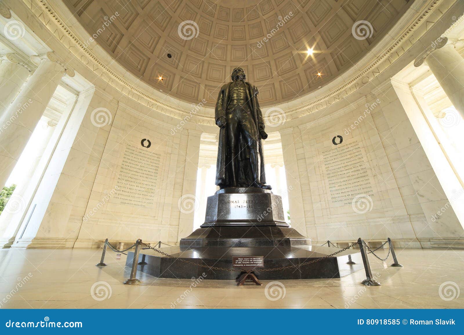 Silhouette Of Jefferson Davis Statue In Downtown Memphis Editorial ...