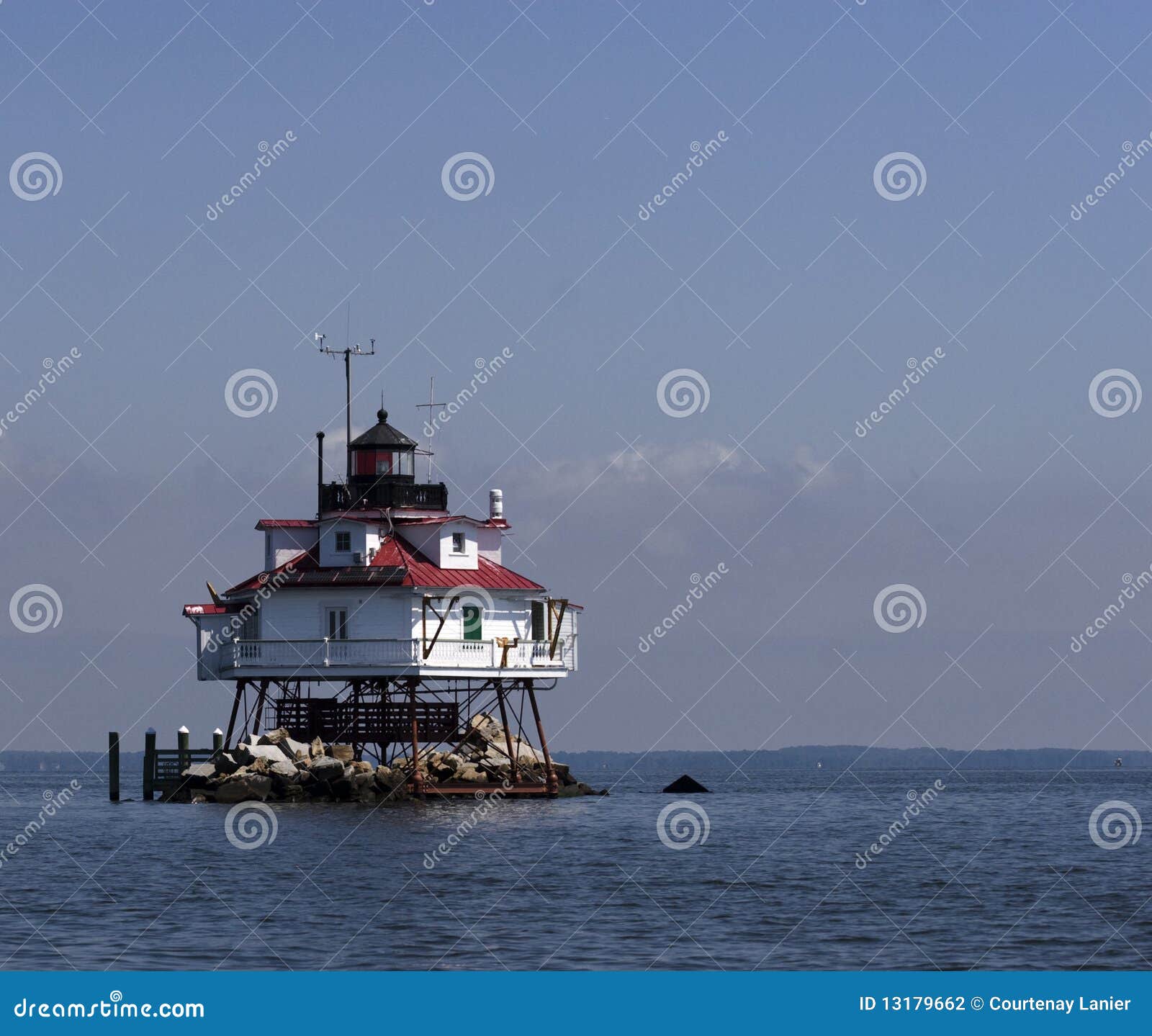 Thomas Point Lighthouse stock photo. Image of chesapeake - 13179662