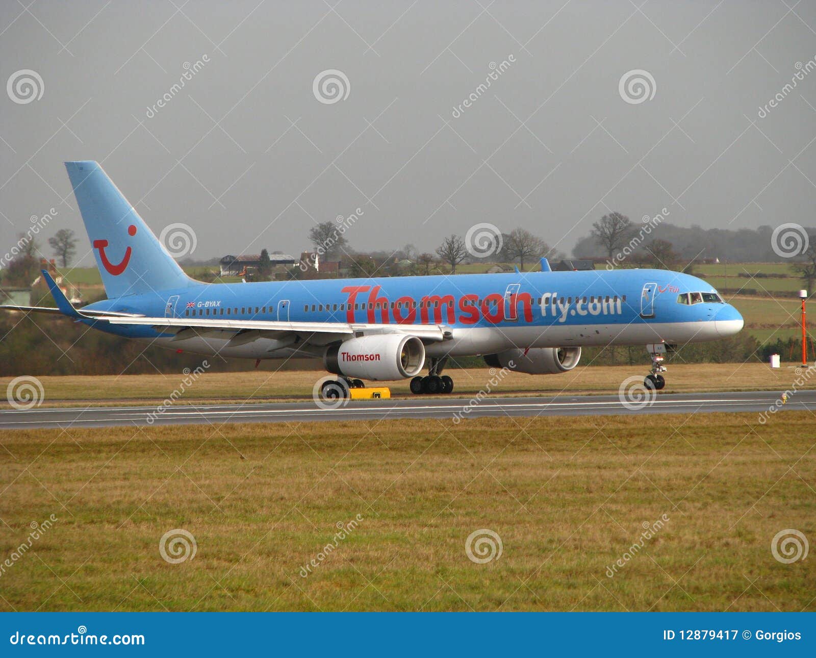 Thomsonfly airlines plane editorial photography. Image of waiting ...