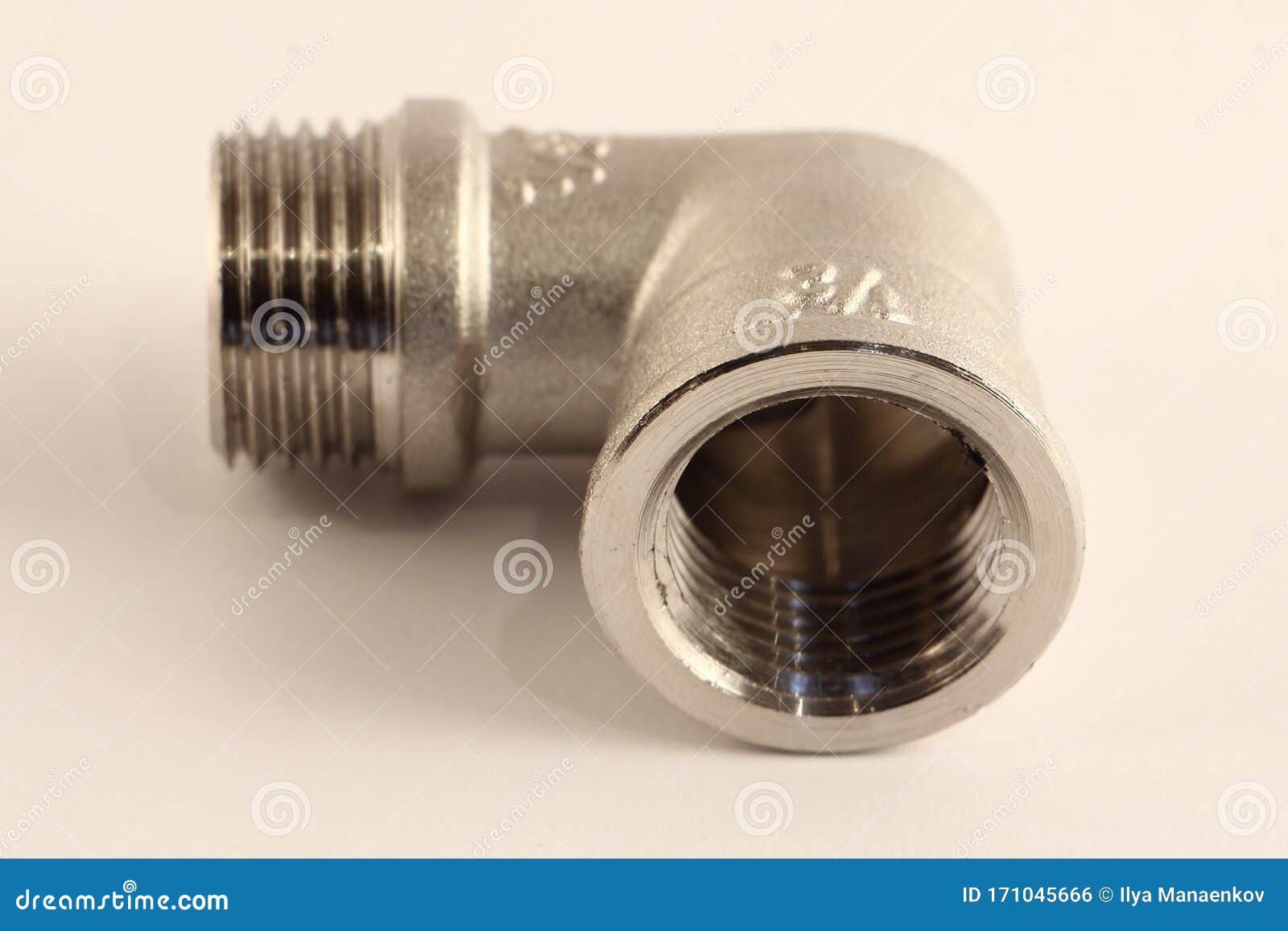 1/2` Thread Pipe Angle Adaptor Stock Photo - Image of metal, magistral ...