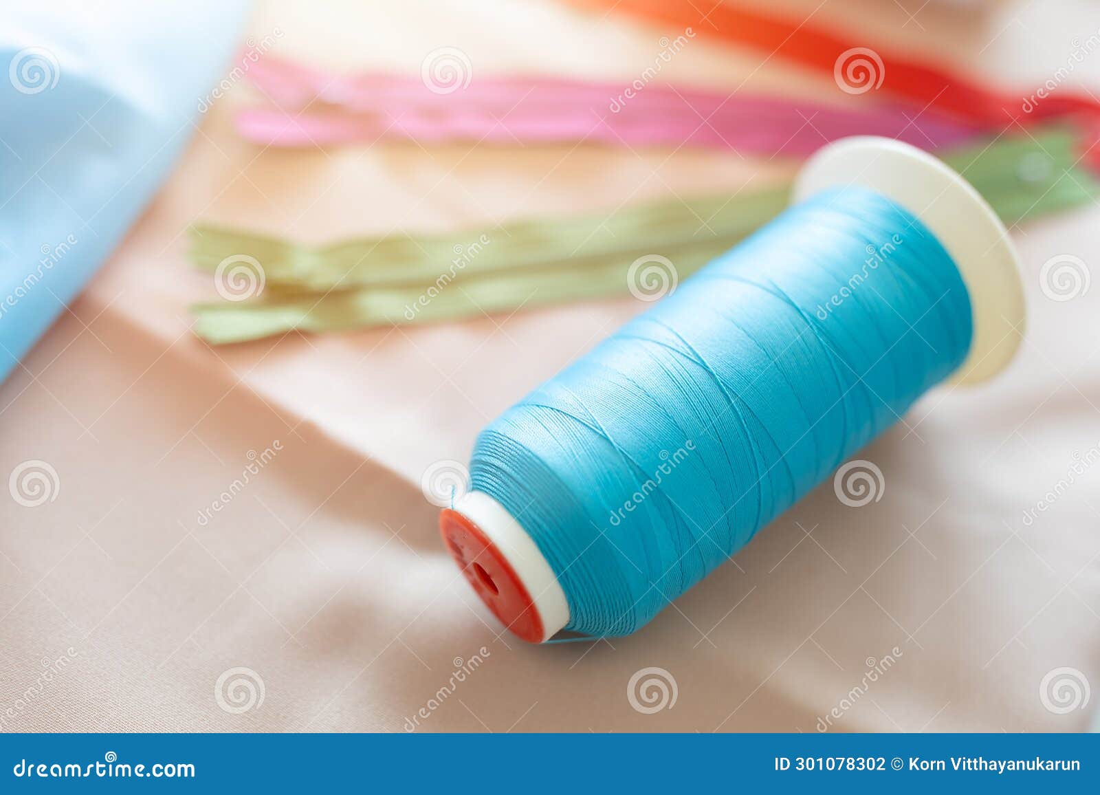 Thread Spools for Weaving in Automatic Sewing Machines in Tailor ...