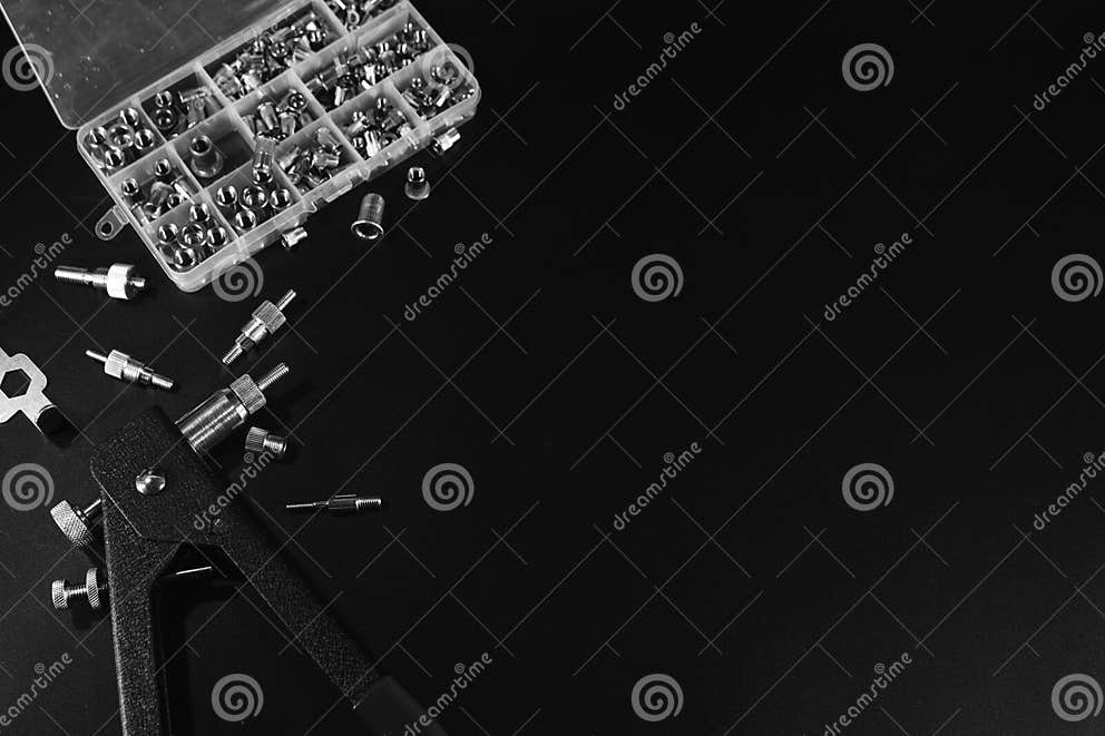 Threaded Insert Riveter Gun Kit. Setting Tool, Nosepieces and Inserts ...