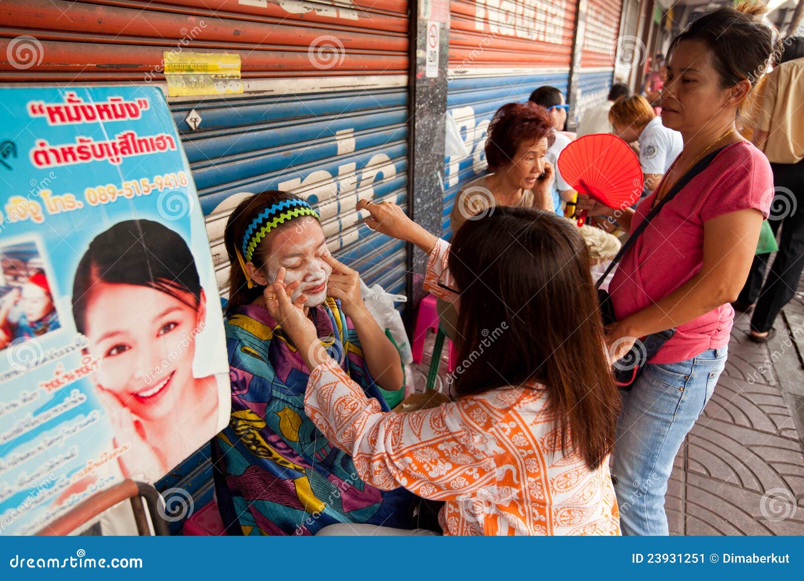 Threading in Chinatown Bangkok. Editorial Photo - Image of girl, face ...