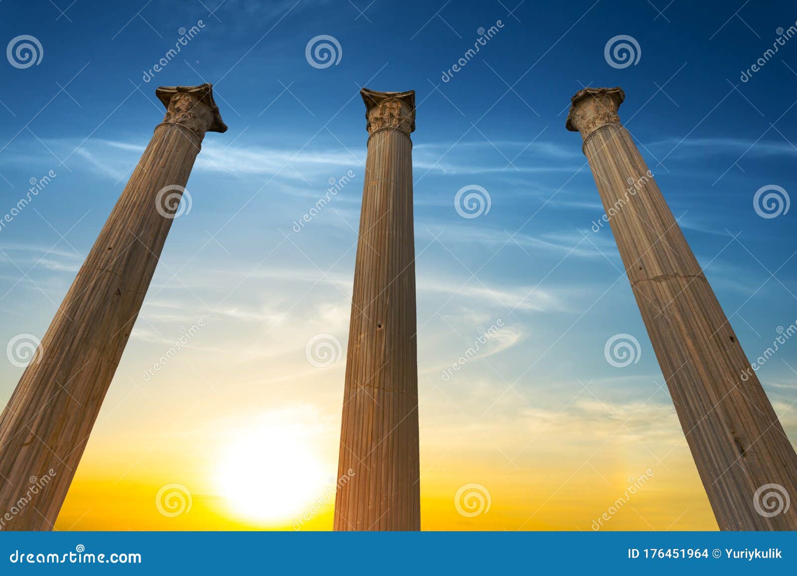 Dramatic Columns Of Historic Colonial Building In Havana, Cuba Stock ...