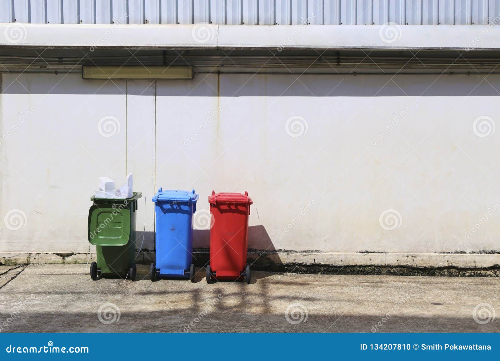 Garbage Can With Do Not Recycle Symbol - Concept Of Non Recyclable ...