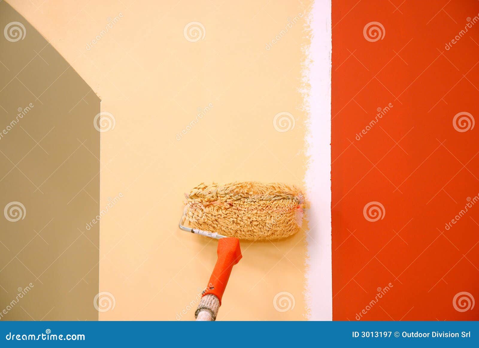 Three Colors Painting a Wall Stock Image - Image of acrylic, cover: 3013197