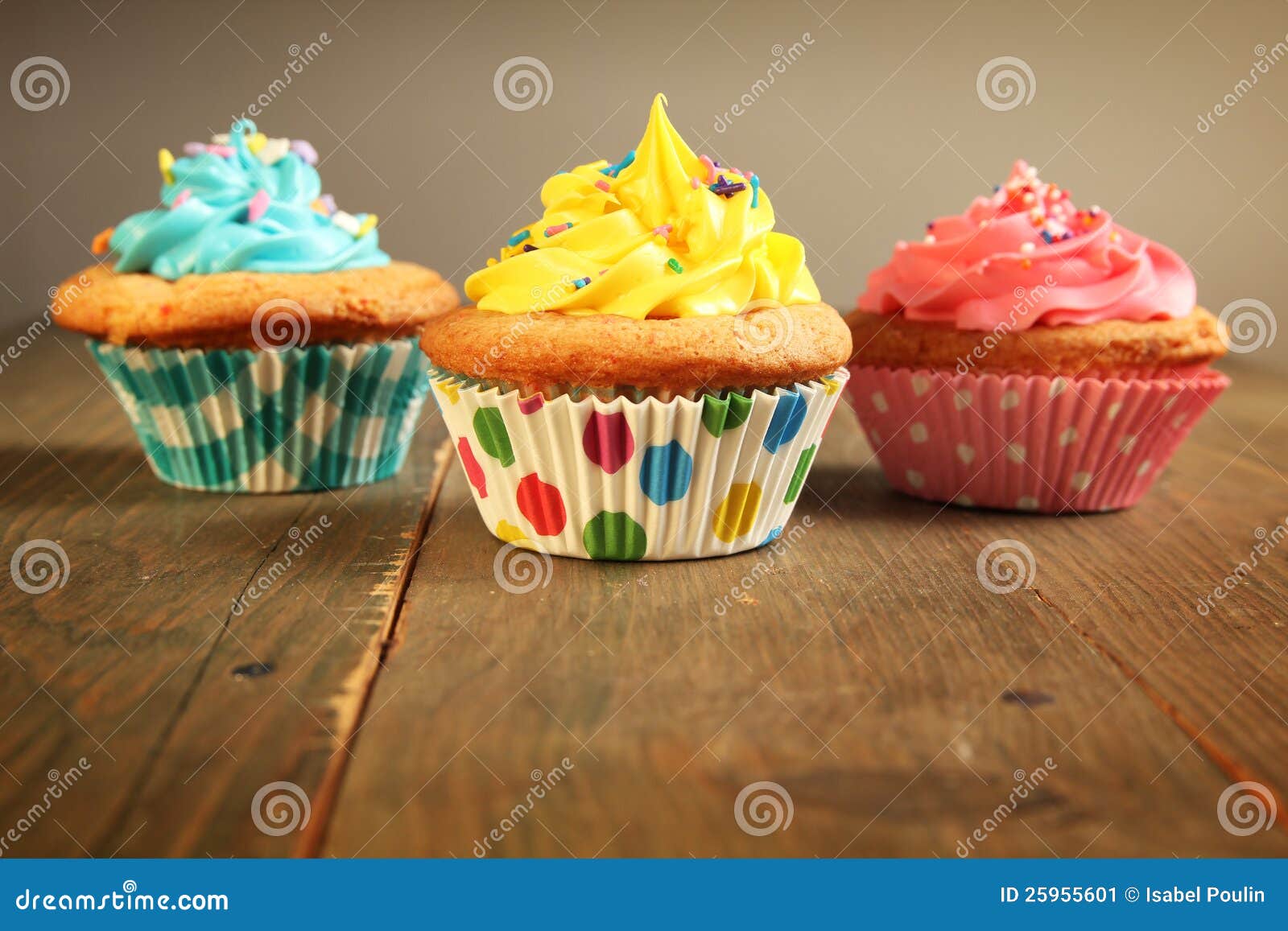 Three cupcakes stock image. Image of food, icing, decorating - 25955601