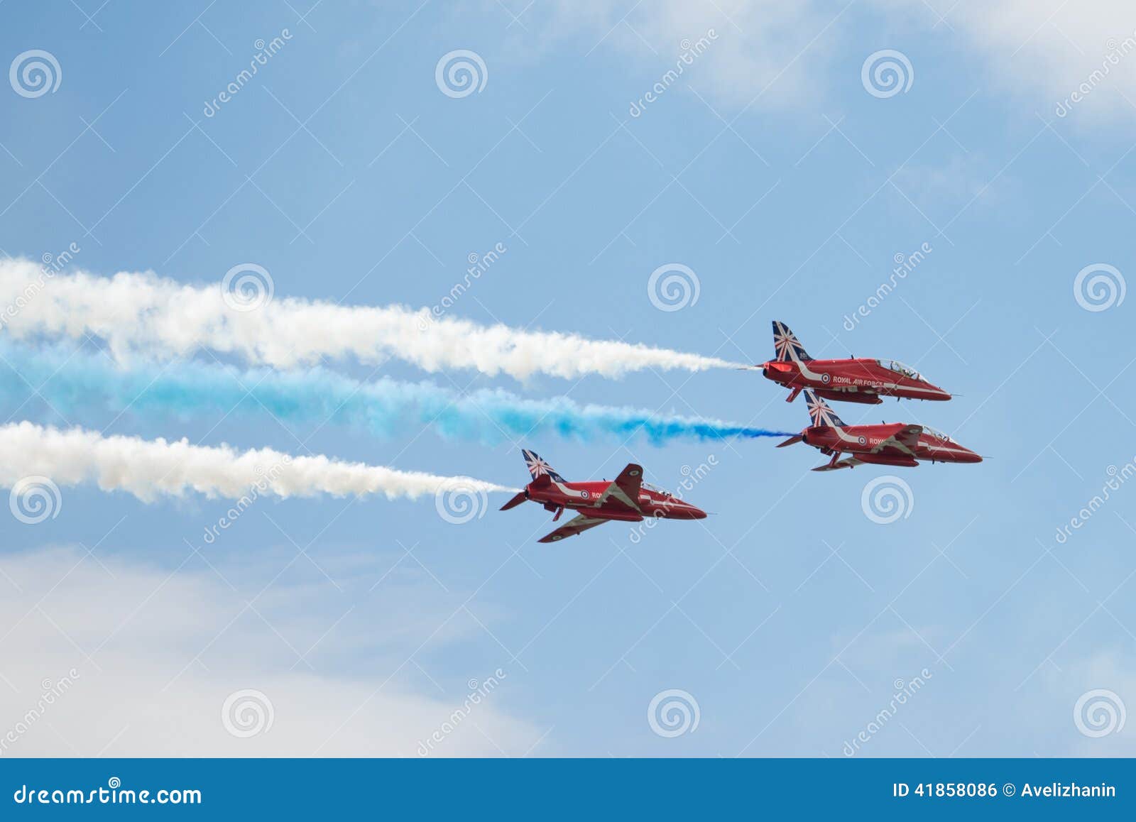 Three Hawk T1 Jets on Air Show Editorial Photo - Image of jets, nine ...