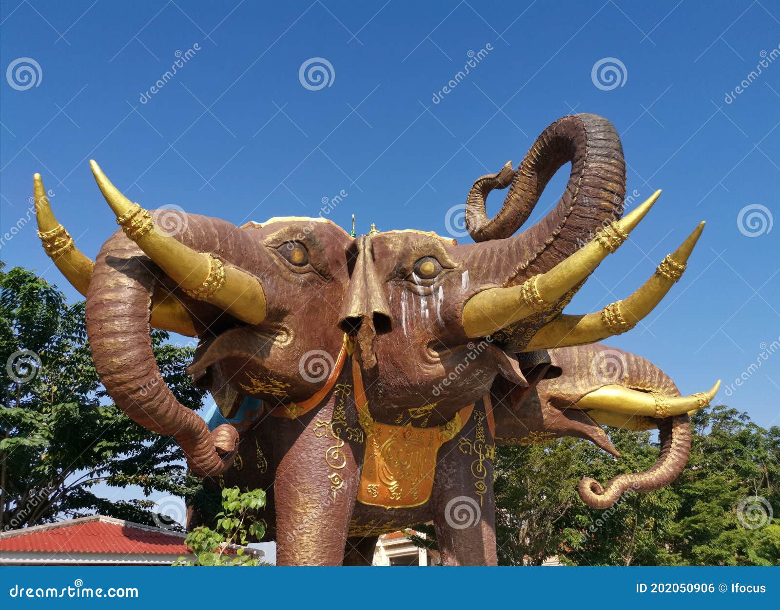 Three-headed Elephant Statue Stock Photo - Image of sculpture, thailand ...