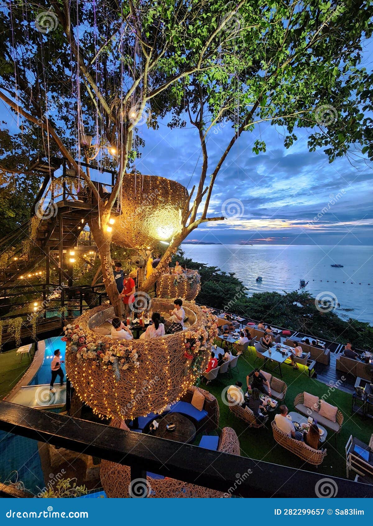 Three Mermaids Restaurant, Pattaya Thailand Editorial Photography ...