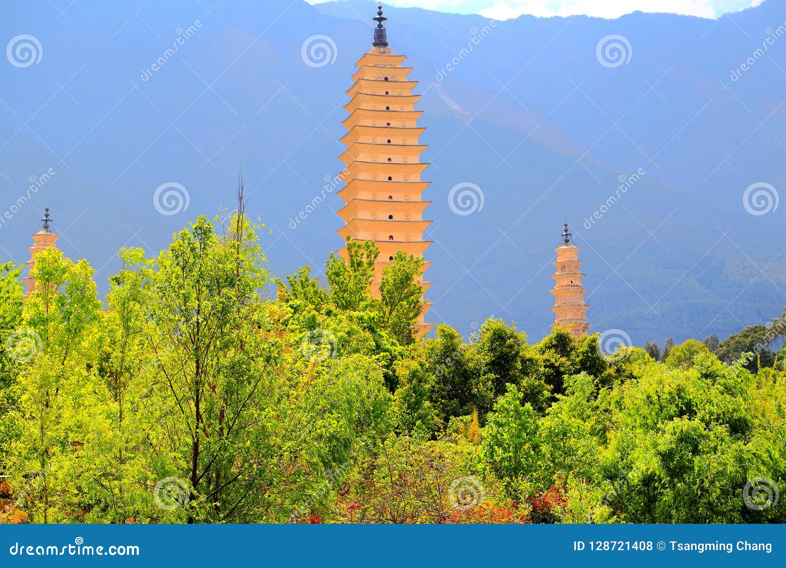 The Three Pagoda of Chong Sheng Temple Stock Photo - Image of asia ... The Three Pagoda of Chong Sheng Temple Stock Photo - Image of asia ...