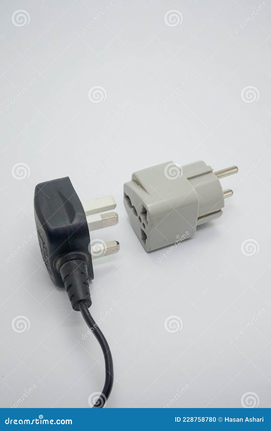 Three Pin Electric Plug and Universal Adapter Adapter Plug Socket Plug ...