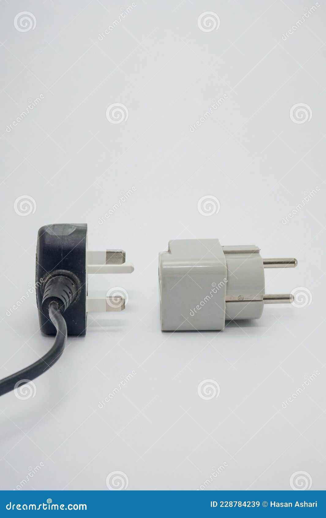Three Pin Electric Plug And Universal Adapter Adapter Plug Socket Plug ...