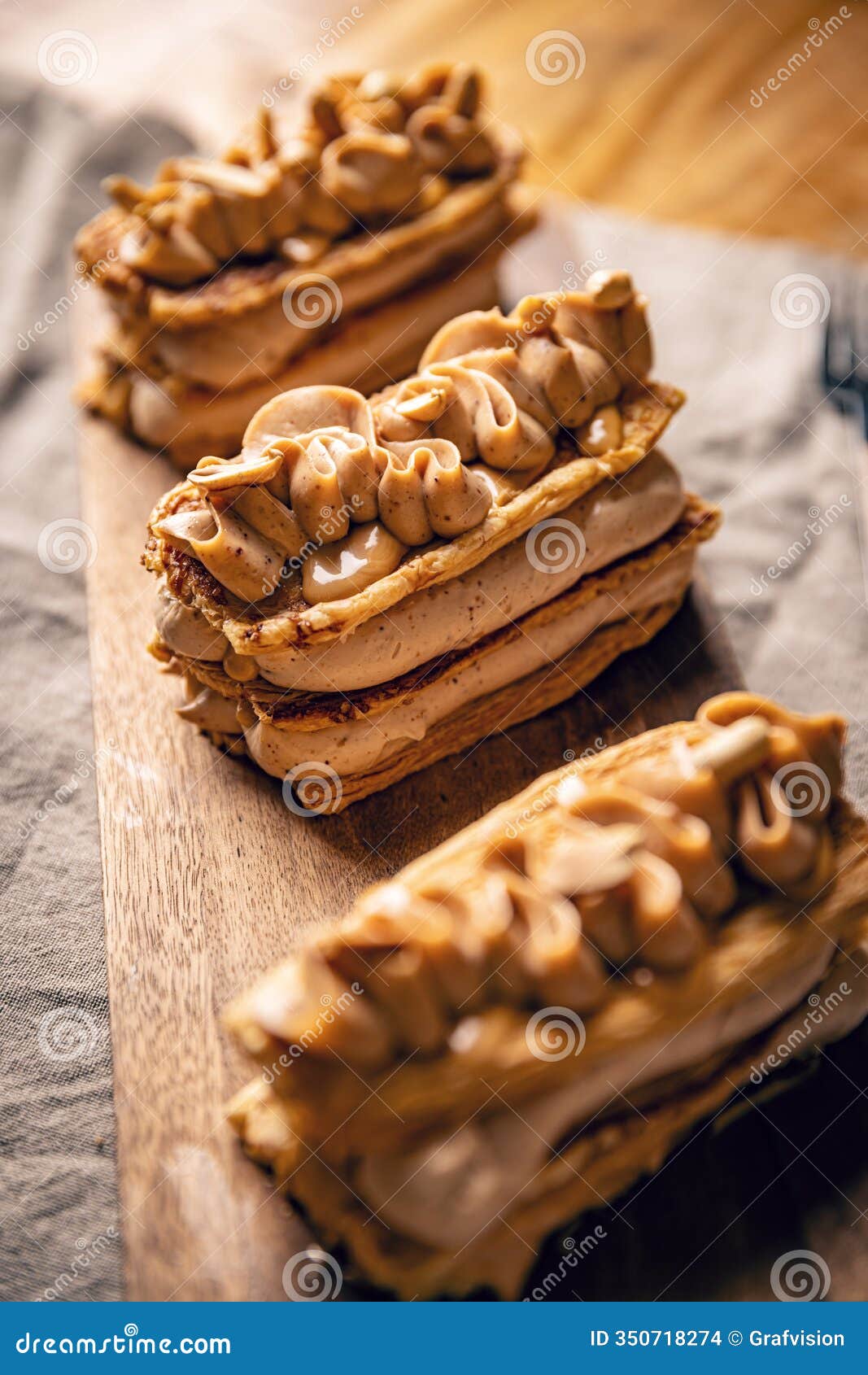 Mille-feuille, Millefeuille, Napoleon, Vanilla And Custard Slice Topped ...