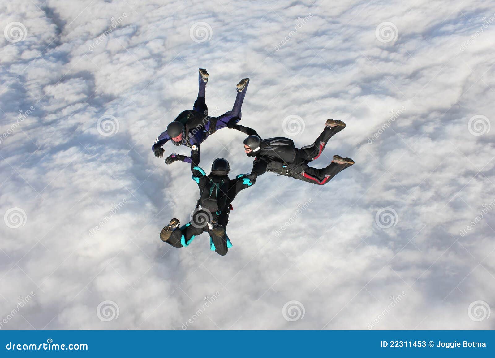 Three Skydivers in Freefall Stock Image - Image of formation, diving ...