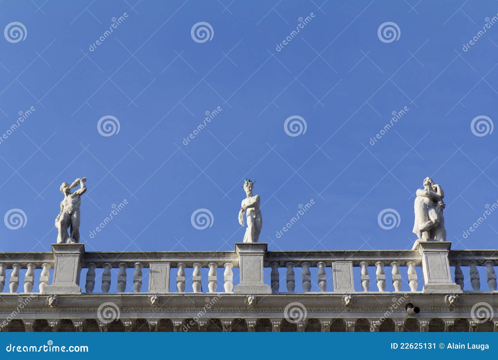 Three statues, Venice. stock image. Image of italy, place - 22625131