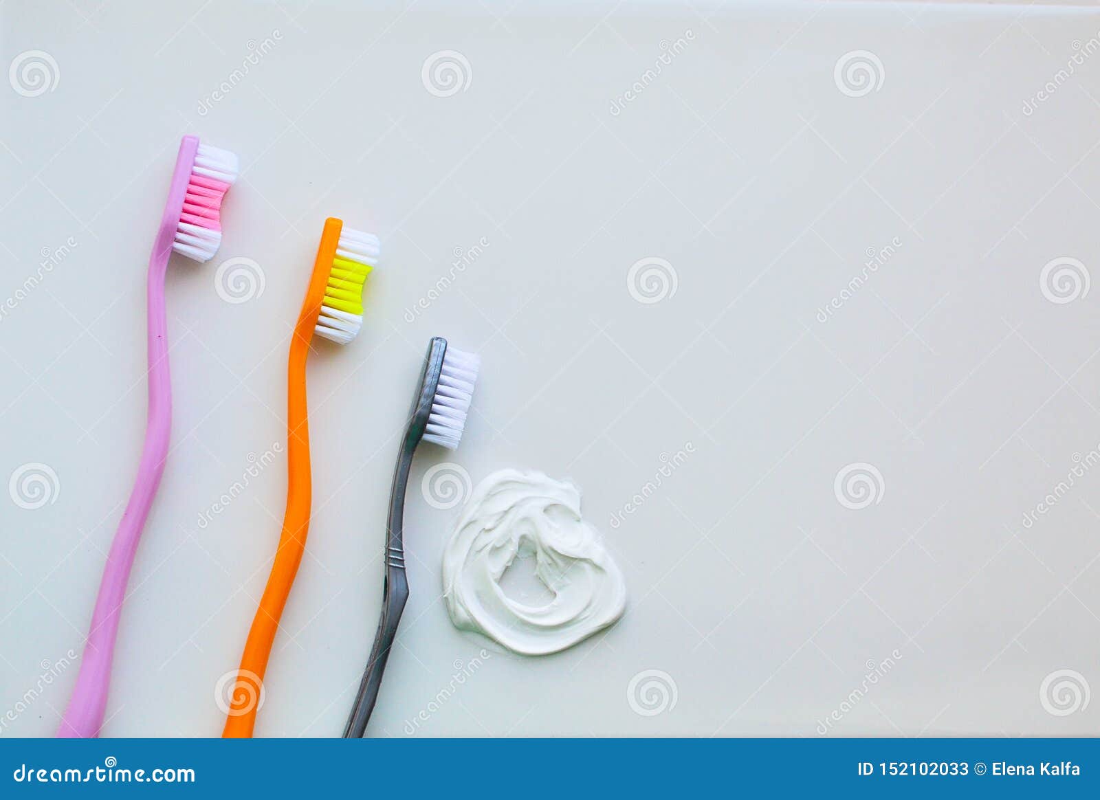 313 Toothpaste Line Stock Photos - Free & Royalty-Free Stock Photos ...