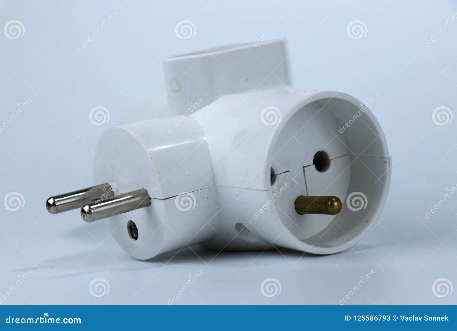 A Three Way Adapter for Connect Another Three Cabels To One European ...