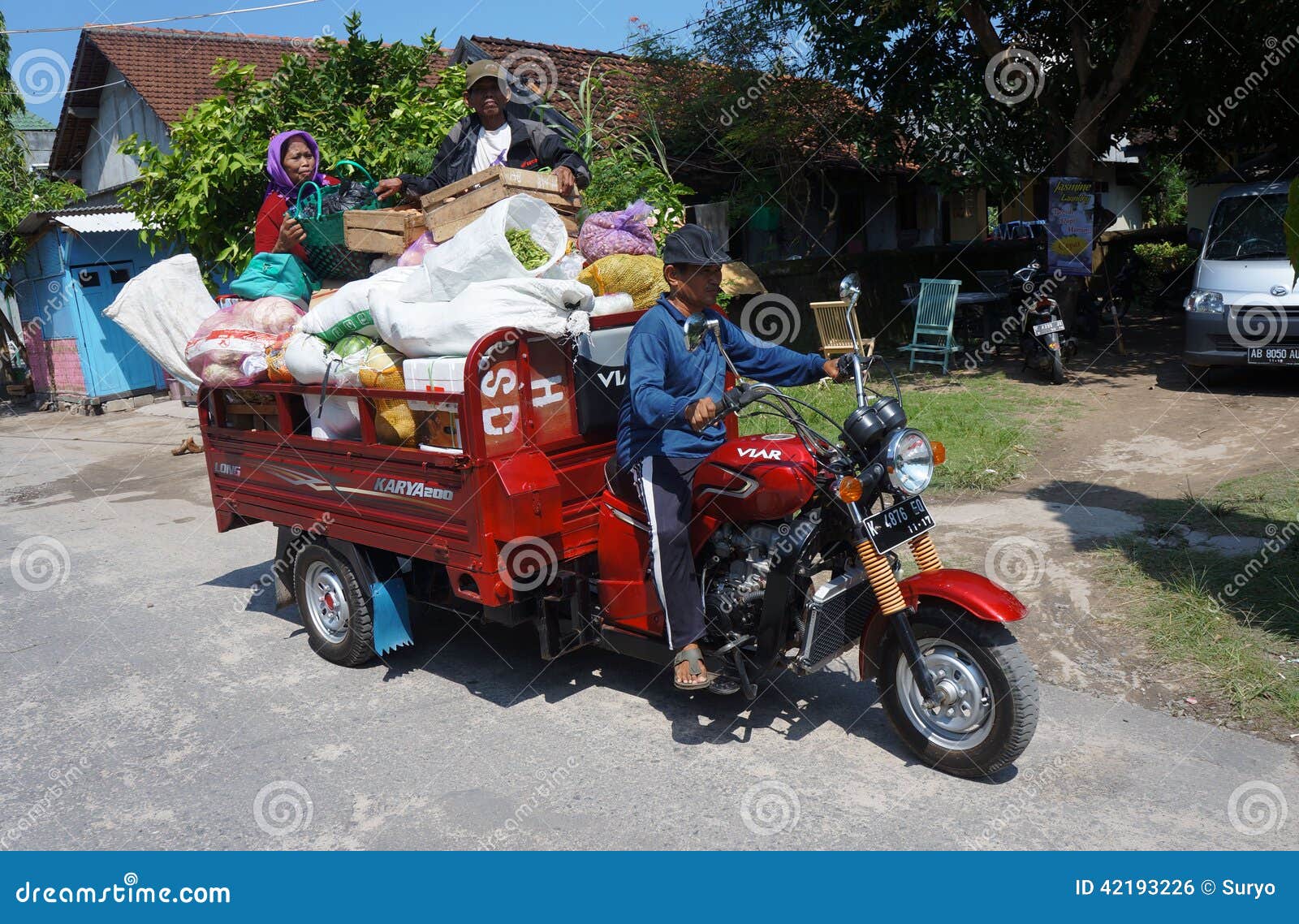Three wheel motorcycle editorial photo. Image of island - 42193226