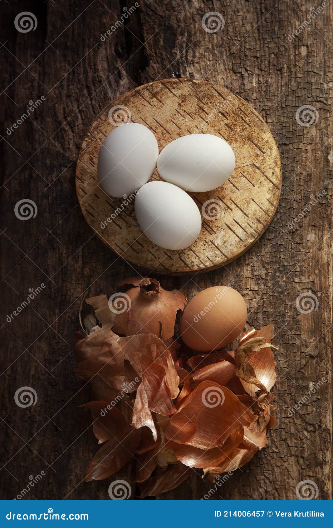 Coloring White Eggs with Onion Shell, Flatlay on Wooden Table Stock ...