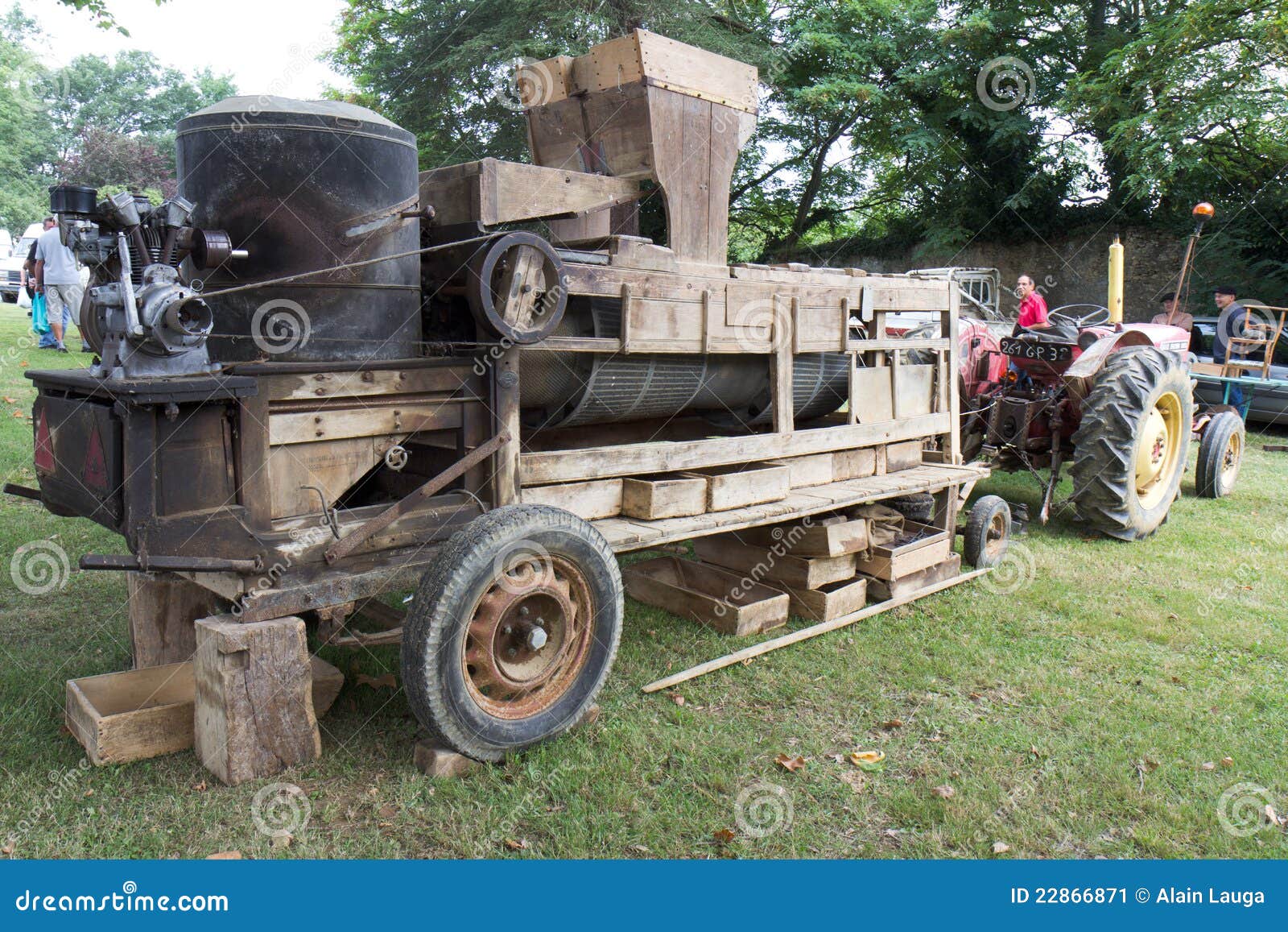 Threshing machine editorial photo. Image of cultural - 22866871